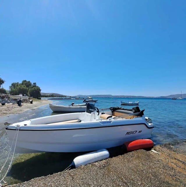 Milos: Rent a boat with or without Skipper - Key Points