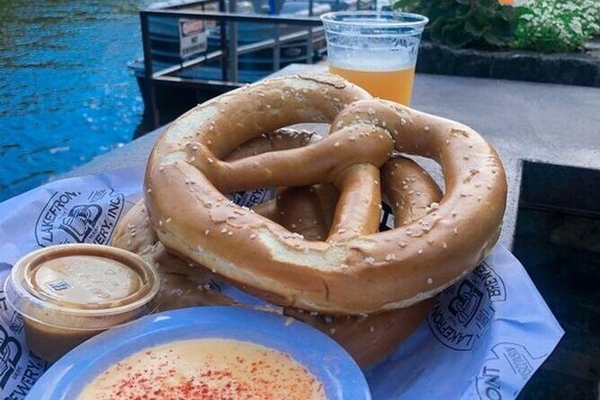 Milwaukee : Best Street Food Private Tour With A Local Guide - Group Size and Accessibility
