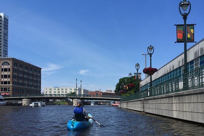 Milwaukee Cheese Curd Kayak Tour - An In-Depth Look at the Milwaukee Cheese Curd Kayak Tour