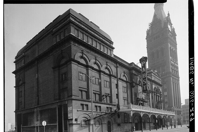 Milwaukee Downtown Ghost Tour - The Shadow of City Hall - FAQ