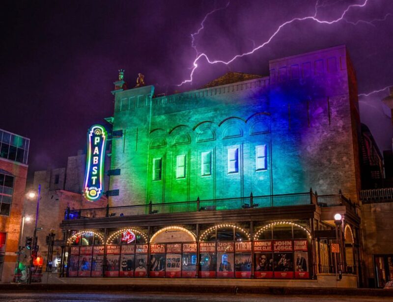Milwaukee Morbid Mirrorlight Ghost Tours - What Makes This Ghost Tour Stand Out