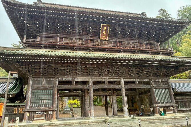 Mindfulness at Mount Minobu - 750 yr old Buddhist Temple City - Who Will Love This Tour?