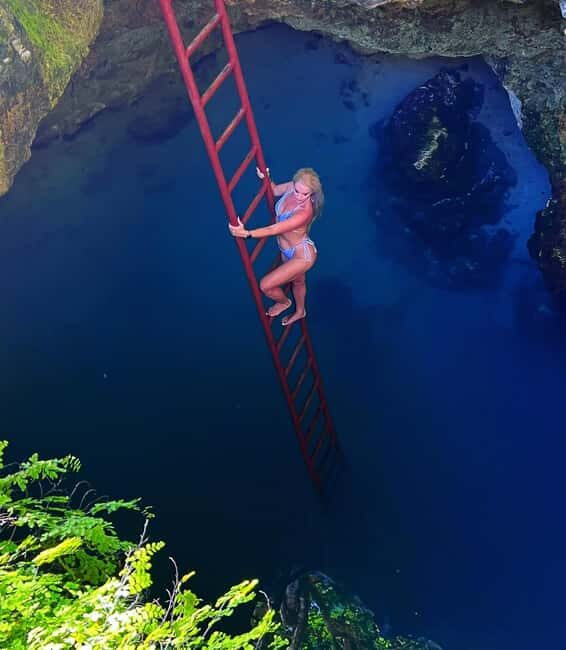 Mineral Spring, Herb Farm, Seven Mile Beach and Ricks Cafe - Key Points