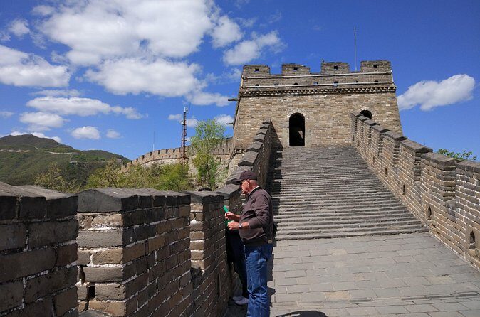 Mini Group: Half-Day Great Wall at Mutianyu Hiking Tour - The Pros and Cons