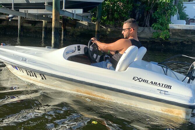 Mini Powerboat Rental - Authenticity and Uniqueness of the Experience