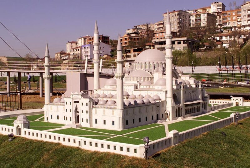 Miniatürk Istanbul Private Guided Tour & Optional Transfers - Key Points