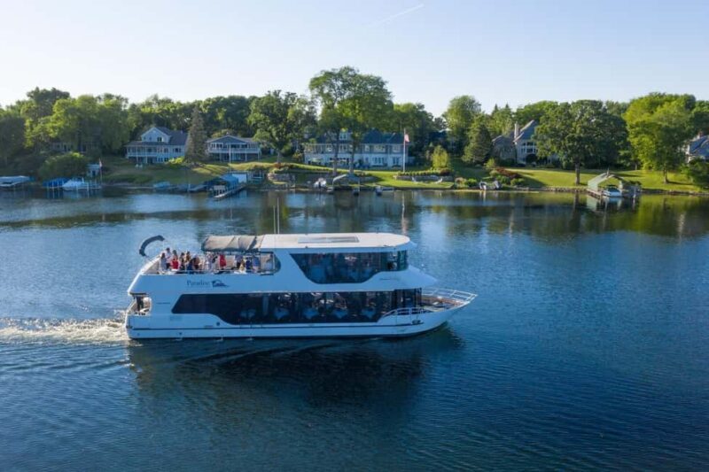 Minneapolis: Lake Minnetonka Boat Cruise with Narration - Detailed Breakdown of the Sights