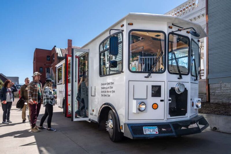 Minneapolis Narrated Sightseeing Scenic Tour - FAQs
