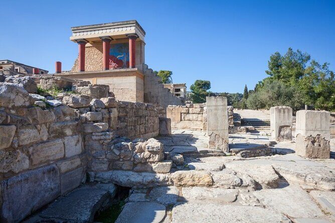Minoan Path: Knossos Palace, Winery Visit, Lunch at Archanes - Accessibility and Suitability