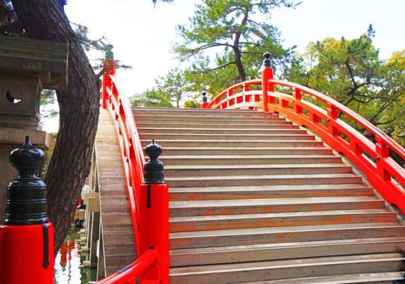Minoo Park Private Tour: Nature, Temples, and Coffee Bliss - Majestic Waterfall of Mino