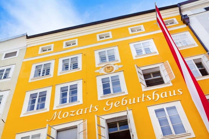 Mirabell Palace and Gardens Salzburg Old Town Walking Tour - The Guide’s Role