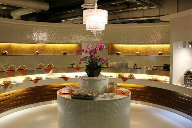 Miracle Bangkok Airport Lounges Relax Before You Fly - The Layout and Atmosphere: Peaceful Yet Practical