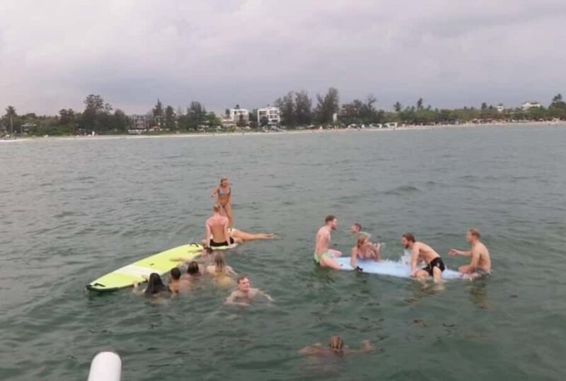 Mirissa or Colombo: Sunset Yacht Cruise with Sparkling Wine - Key Points