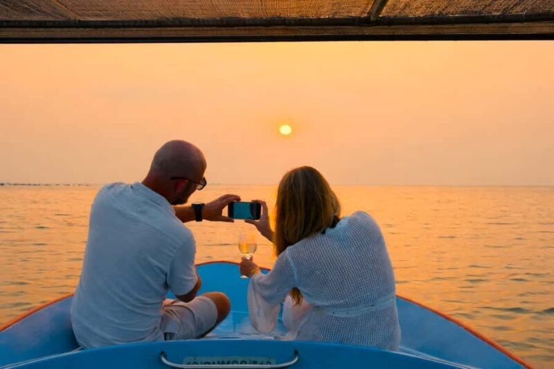 Mirissa: Sunset Cruise with Relaxing Evening Boat Tour - What Travelers Say