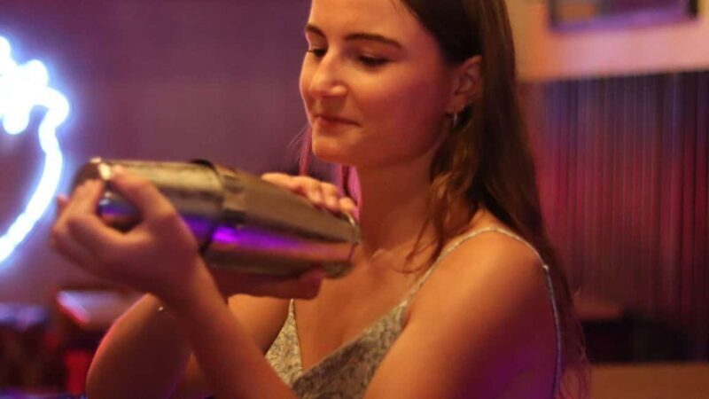 Mixology Experience in Madrid: Learn, Shake, and Sip - What Makes This Madrid Mixology Class Stand Out?