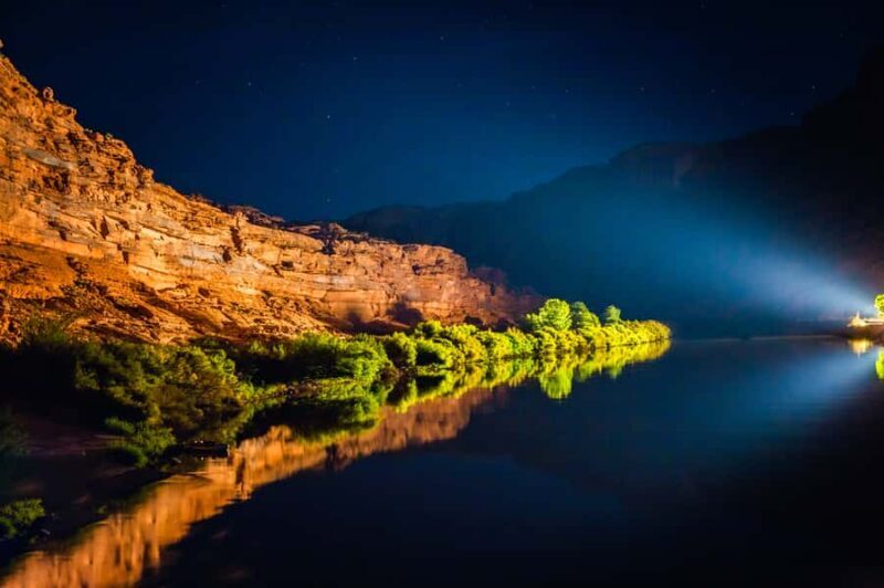 Moab: Colorado River Dinner Cruise with Music and Light Show - Key Points