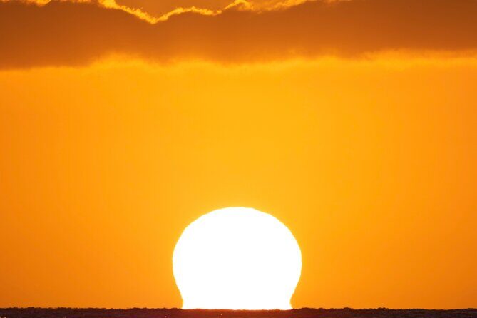 Moanas Luxury semi-private Sunset Cruise on Nalu - Setting the Scene: What to Expect from the Cruise