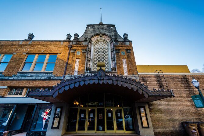 Mobile Downtown Smartphone Guided Audio Walking Tour - An In-Depth Look at the Experience