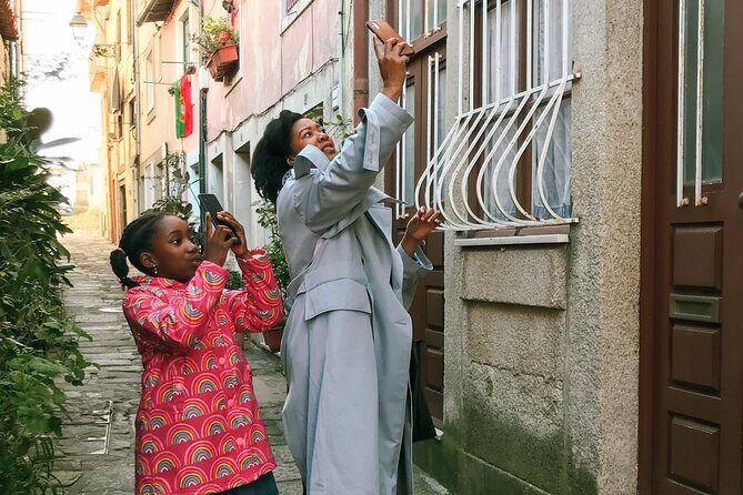 Mobile Photography through Porto hidden streets - A Detailed Look at the Workshops Experience