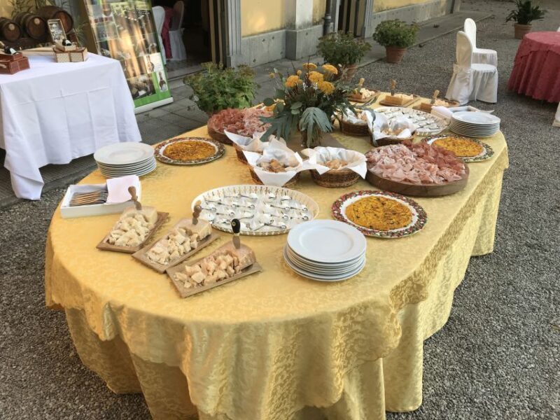 Modena: Balsamic Lunch with Vinegar Cellar Tour and Tasting - Exploring the Modena Balsamic Experience: A Family Affair