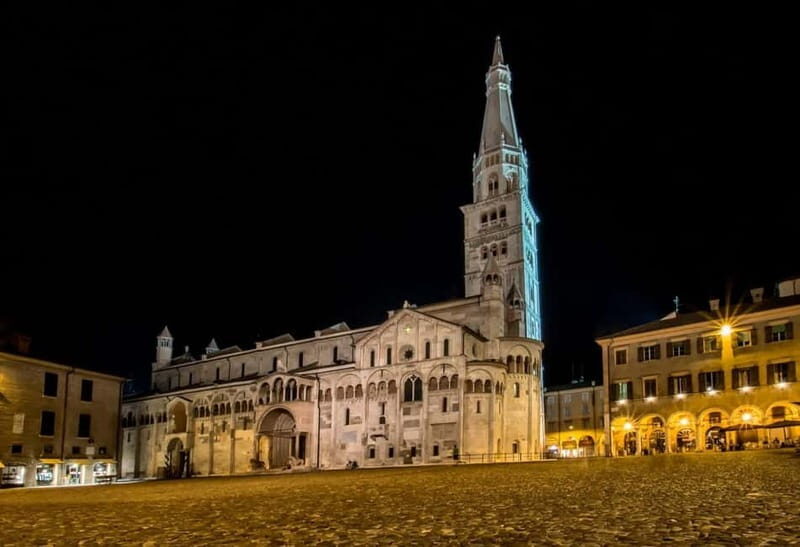 Modena Noir: a tour in the crime chronicle of the past by night - An Authentic Nighttime Journey Into Modena’s Shadowy Past