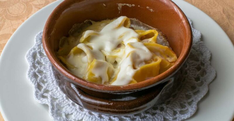 Modena: Private 4-Course Meal and Demo at a Local's Home - Key Points
