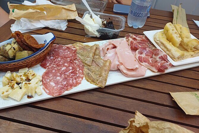 Modena walking food tour with a local - Key Points