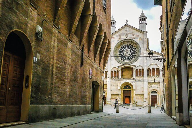 Modena Walking Tour with Audio and Written Guide by a Local - Who Will Love This Tour?