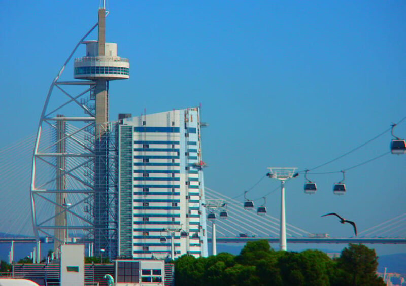 Modern Lisbon aboard an electric Tuk Tuk - Key Points