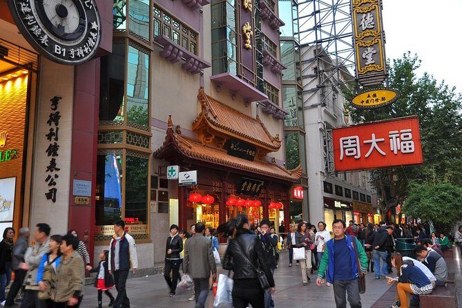 Modern Shanghai Half Day Private Walking Tour - Exploring the Itinerary in Detail