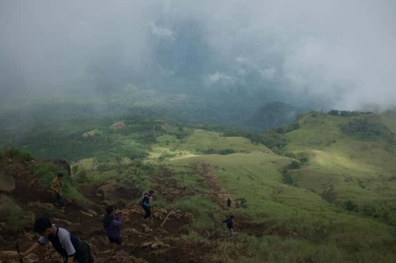 Mojokerto: Mount Penanggungan Guided Hike with meals - Key Points