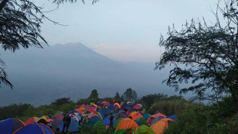 Mojokerto: Mount Penanggungan Guided Hike with meals - An Overview of the Mount Penanggungan Hike