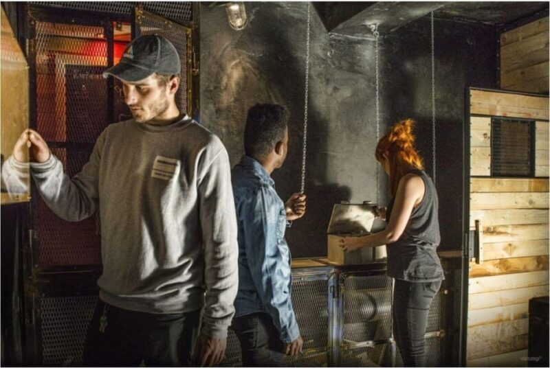 Molde: Serial Killer Escape Room Game - Introduction: A Mystery to Solve in Molde