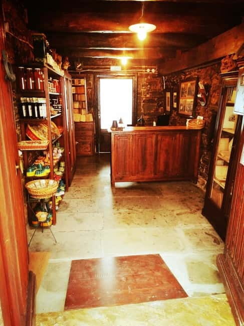 Molise Poggio Sannita (Is): tour of Palazzo Iacovone Birthplace de Horatiis house. - Unpacking the Experience: A Walk Through Time and Knowledge