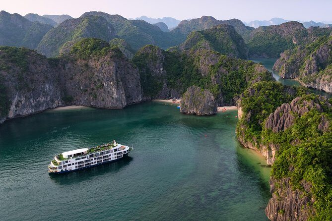 Mon Chéri Cruises 5 star: Amazing 3 days exploring Halong & Cat Ba island - Day 1: Cruise & Scenic Views
