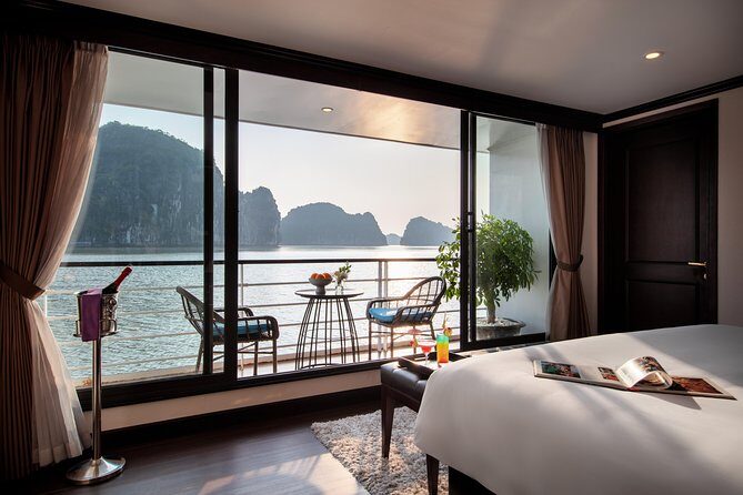 Mon Chéri Cruises 5 star: Amazing 3 days exploring Halong & Cat Ba island - Food & Beverage