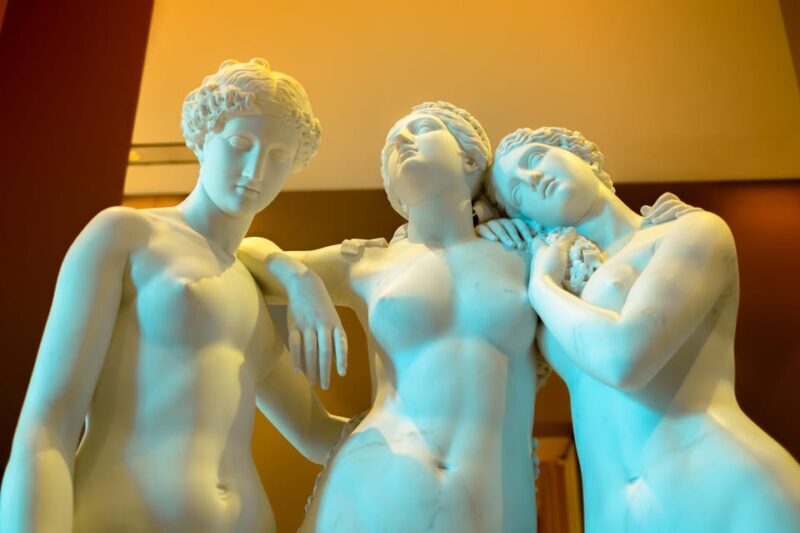 Mona Lisa & Treasures: 6-people Max Louvre Experience - What to Expect from Your Guide and the Tour