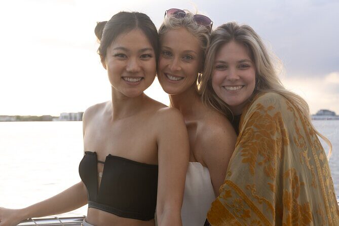 Monday Ladies Night Sail- Charleston's Luxury Catamaran w/Bar - Key Points