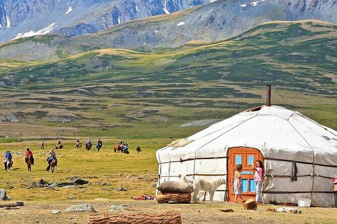 Mongolia Nomad Trek On-Foot & Horseback ~ 15 Day - A Close Look at the Itinerary