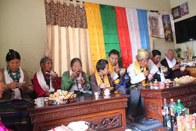 Monkey Temple visit and lunch at local family - Key Points