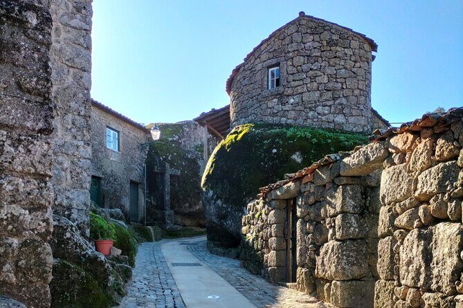 Monsanto (TV's Dragonstone GoT) Full Day Private Tour from Lisbon - Who Would Love This Tour?