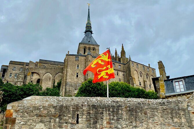 Mont Saint-Michel Small-group by Minivan from Paris with Calvados - Introduction