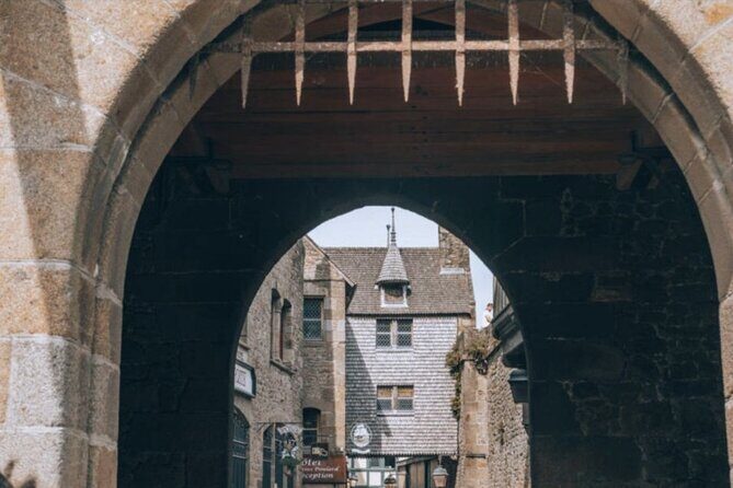 Mont-St-Michel: Shared Tour (10 max) "Abbey Ticket Included" - Price and Value