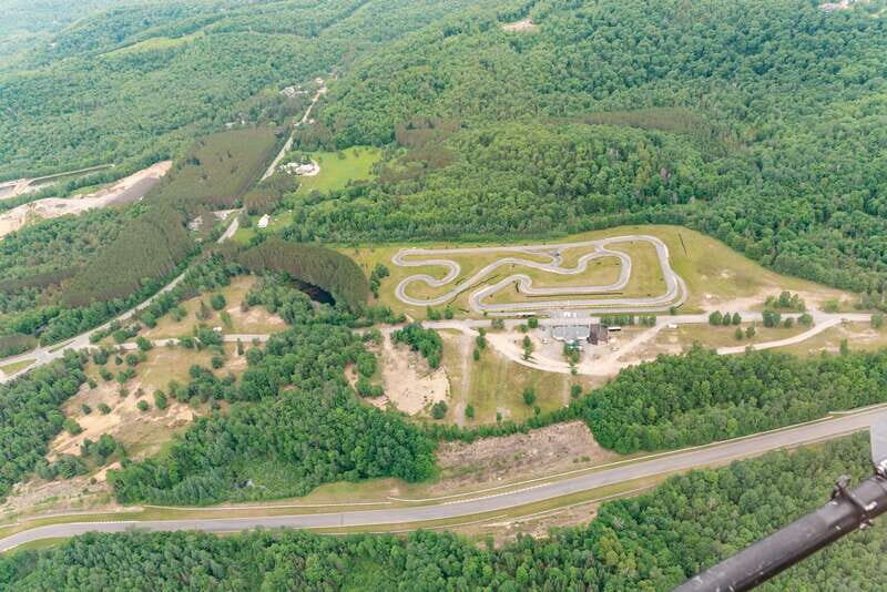 Mont Tremblant: Helicopter Tour with Optional Stopover - The Pilot and Safety