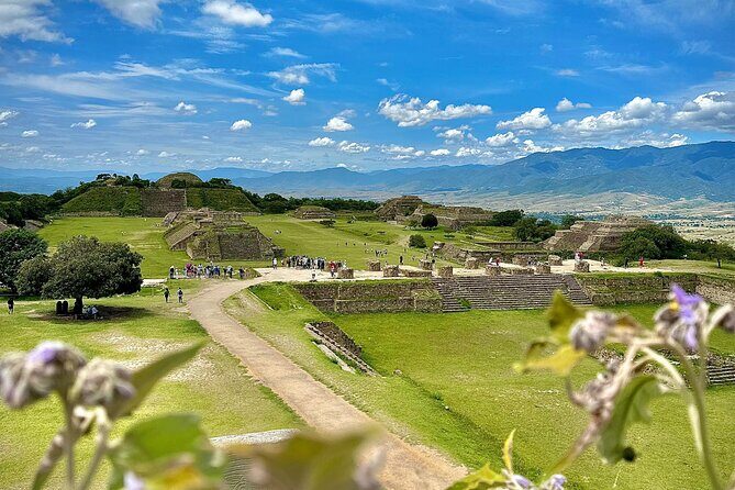 Monte Alban Chesillo and handicrafts alebrijes and black mud - Final Thoughts