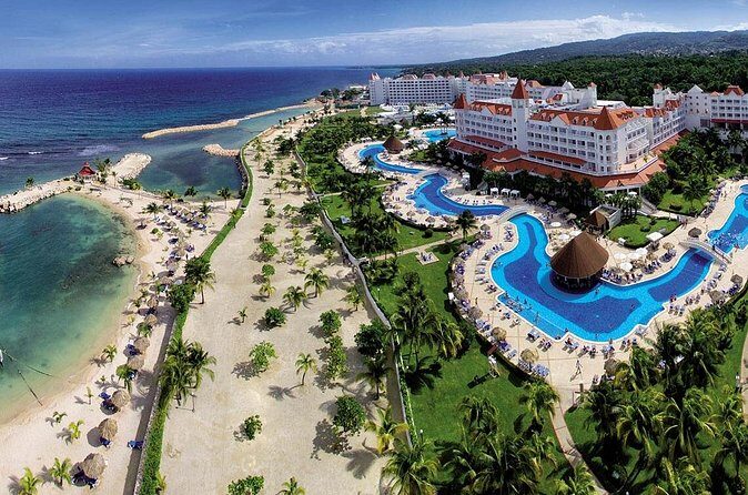 Montego Bay Airport and Grand Bahia Principe Private Shuttle - Who Should Consider This Shuttle?