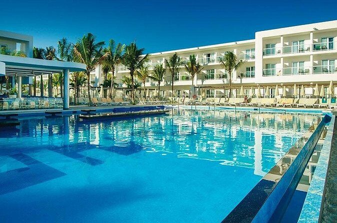 Montego Bay Airport and Riu Reggae Private Shuttle - The Sum Up