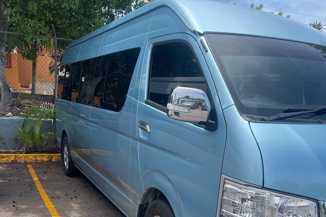 Montego Bay Airport and Sandals South Coast Private Shuttle - Arriving in Jamaica: First Impressions and What to Expect