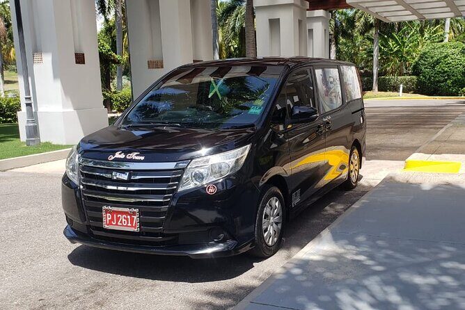 Montego Bay Airport (MBJ) - Moon Palace Jamaica - The Experience of a Private Transfer: What You Can Expect