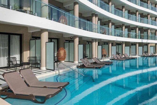 Montego Bay Airport Taxi to Ocean Coral Spring or Eden Bay - A Close Look at Your Transfer Experience